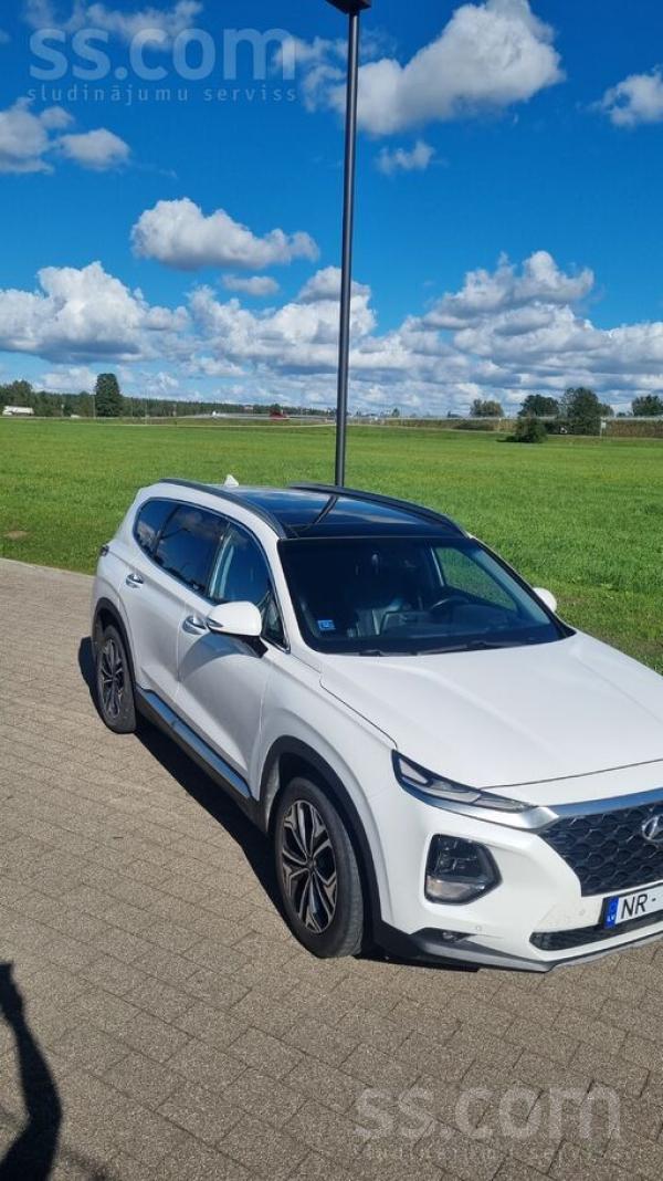 Balts Hyundai Santa Fe 2020 Rīga, ar dzinēja tilpumu 2.20 L un nobraukumu 126 tūkst. km par 22900 €, foto 5 vietnē AUTOMOTO.COM.LV