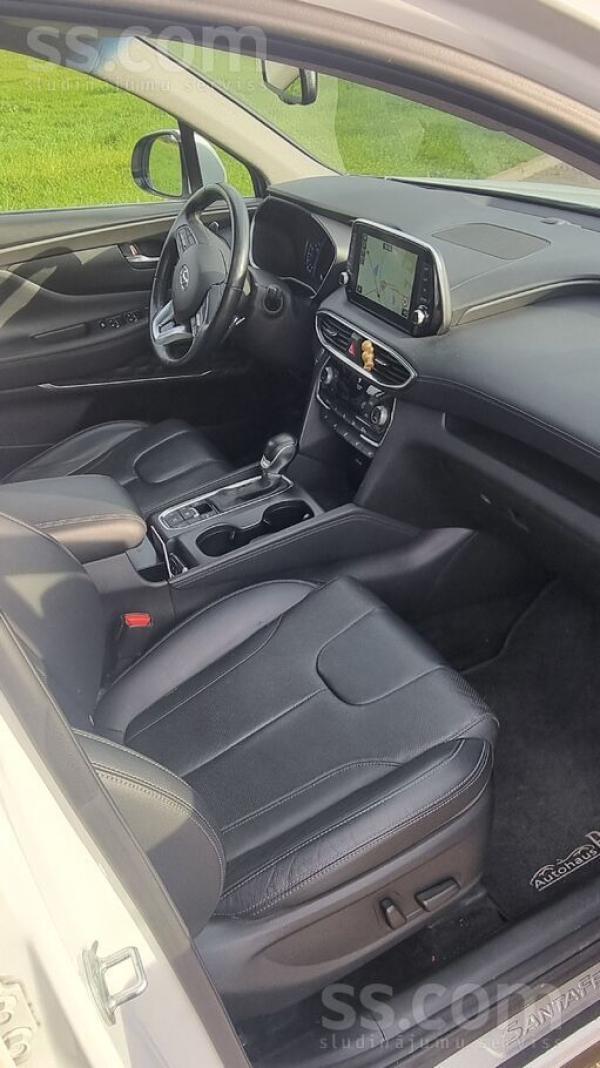 Balts Hyundai Santa Fe 2020 Rīga, ar dzinēja tilpumu 2.20 L un nobraukumu 126 tūkst. km par 22900 €, foto 8 vietnē AUTOMOTO.COM.LV