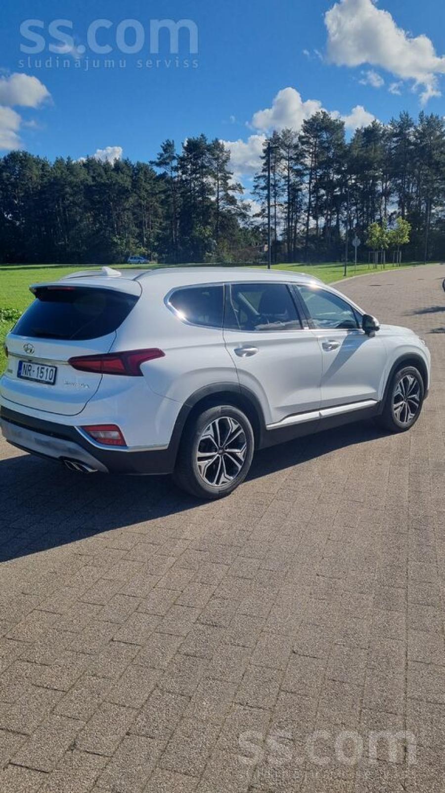Balts Hyundai Santa Fe 2020 Rīga, ar dzinēja tilpumu 2.20 L un nobraukumu 126 tūkst. km par 22900 €, foto 4 vietnē AUTOMOTO.COM.LV