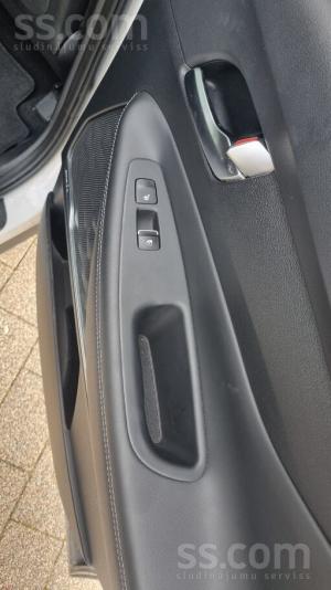Balts Hyundai Santa Fe 2020 Rīga, ar dzinēja tilpumu 2.20 L un nobraukumu 126 tūkst. km par 22900 €, foto 11 vietnē AUTOMOTO.COM.LV