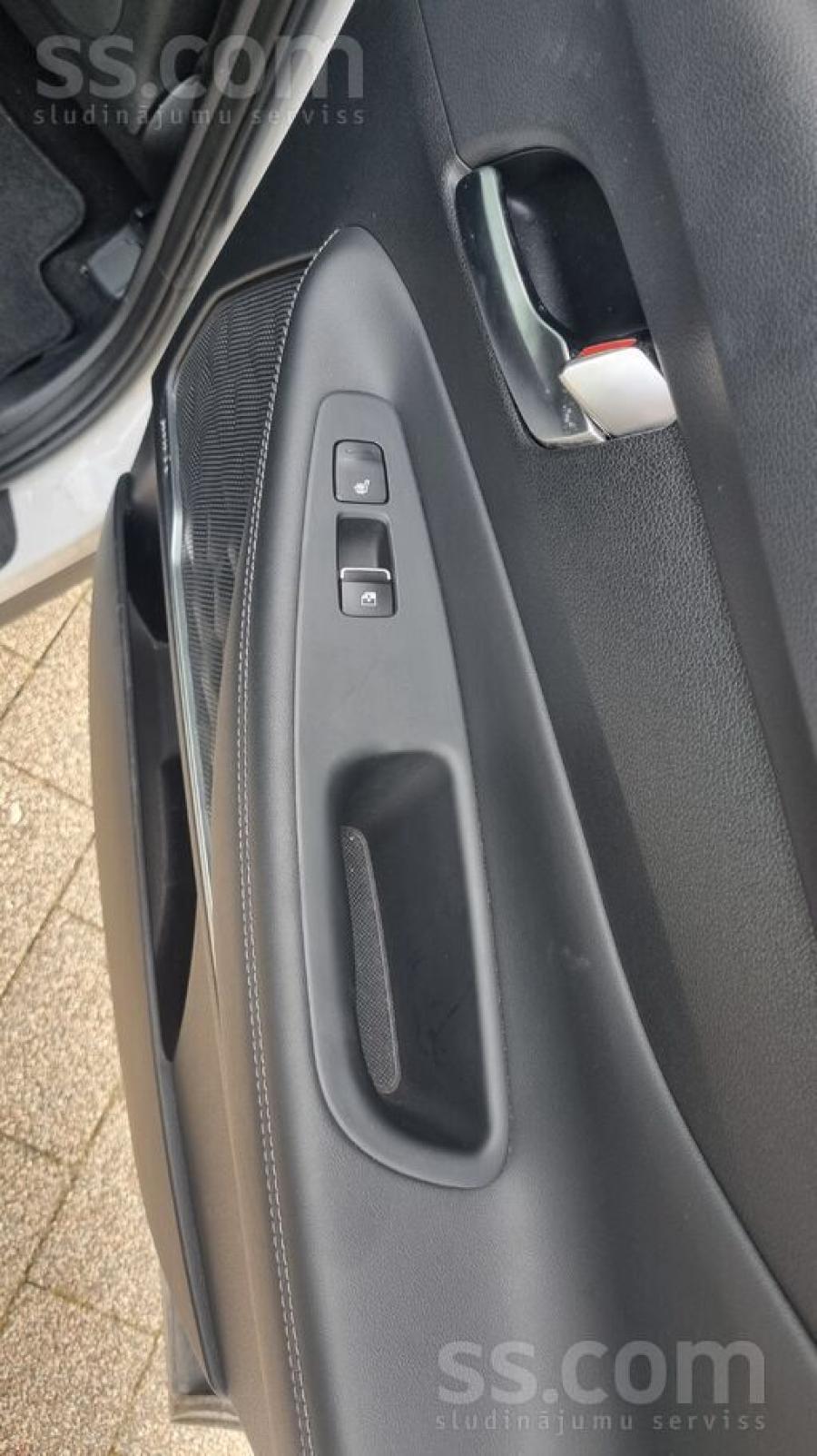Balts Hyundai Santa Fe 2020 Rīga, ar dzinēja tilpumu 2.20 L un nobraukumu 126 tūkst. km par 22900 €, foto 11 vietnē AUTOMOTO.COM.LV