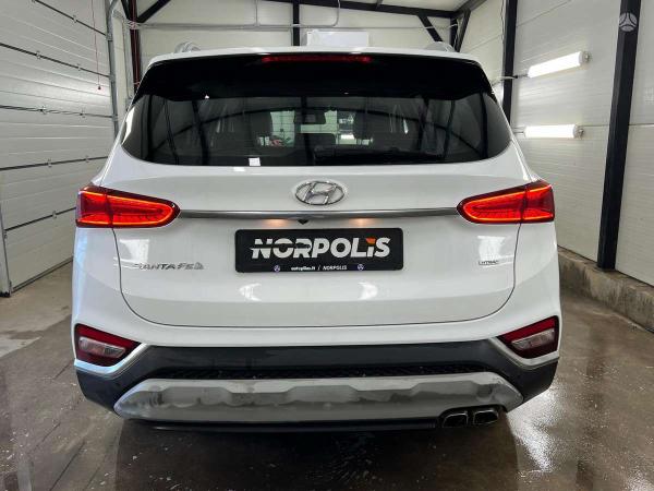 White Hyundai Santa Fe 2020 in Vilnius, with an engine capacity of 2.00 L and mileage of 139 thousand km for 18200 €, photo 8 on AUTOMOTO.COM.LV