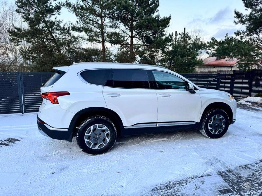 White Hyundai Santa Fe 2021 in Vilnius, with an engine capacity of 1.60 L and mileage of 37 thousand km for 27100 €, photo 6 on AUTOMOTO.COM.LV