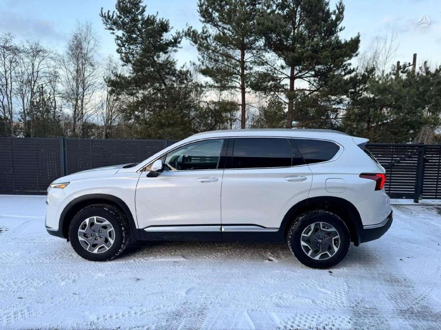 White Hyundai Santa Fe 2021 in Vilnius, with an engine capacity of 1.60 L and mileage of 37 thousand km for 27100 €, photo 7 on AUTOMOTO.COM.LV