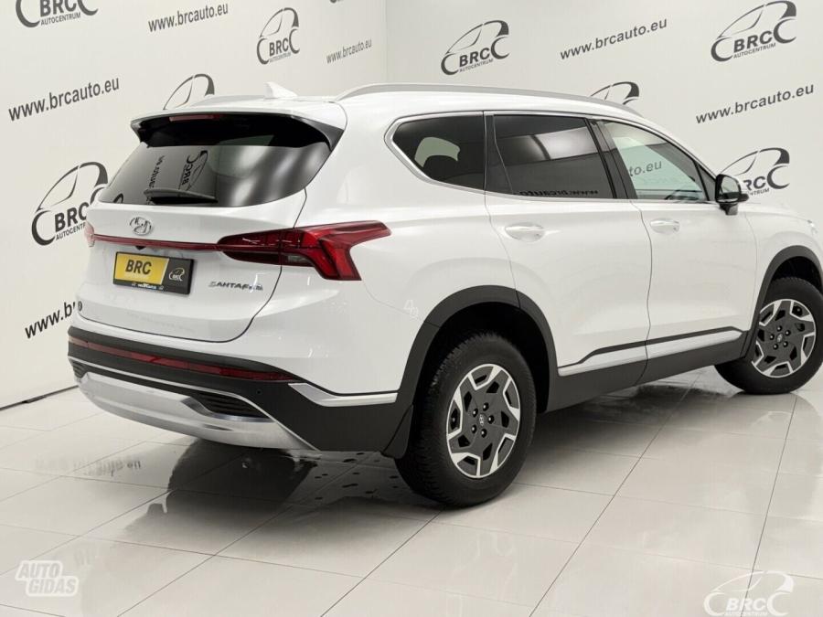 White Hyundai Santa Fe 2021 in Avizieniai, with an engine capacity of 1.60 L and mileage of 37 thousand km for 24900 €, photo 2 on AUTOMOTO.COM.LV