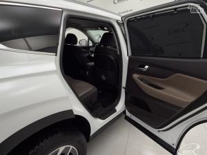 White Hyundai Santa Fe 2021 in Avizieniai, with an engine capacity of 1.60 L and mileage of 37 thousand km for 24900 €, photo 13 on AUTOMOTO.COM.LV