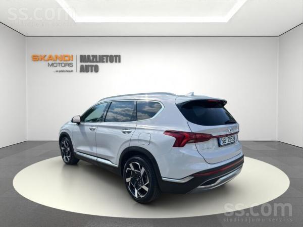 Белый Хендай Санта Фе 2021 в Рига, объемом двигателя 2.20 л и пробегом 152 тыс. км за 23990 €, фото 4 на AUTOMOTO.COM.LV