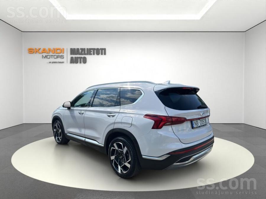 Balts Hyundai Santa Fe 2021 Rīga, ar dzinēja tilpumu 2.20 L un nobraukumu 152 tūkst. km par 23990 €, foto 5 vietnē AUTOMOTO.COM.LV