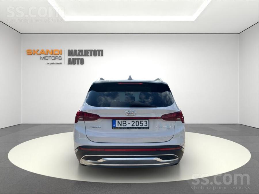 Balts Hyundai Santa Fe 2021 Rīga, ar dzinēja tilpumu 2.20 L un nobraukumu 152 tūkst. km par 23990 €, foto 6 vietnē AUTOMOTO.COM.LV
