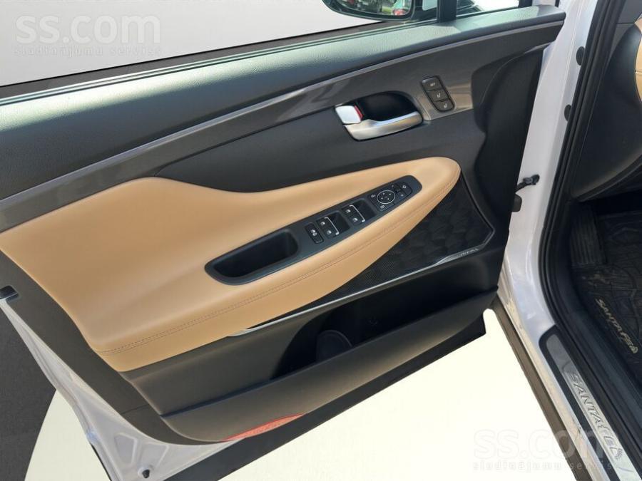 Balts Hyundai Santa Fe 2021 Rīga, ar dzinēja tilpumu 2.20 L un nobraukumu 152 tūkst. km par 23990 €, foto 13 vietnē AUTOMOTO.COM.LV