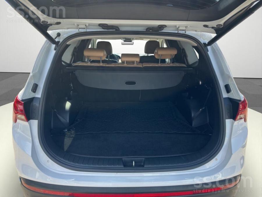 Balts Hyundai Santa Fe 2021 Rīga, ar dzinēja tilpumu 2.20 L un nobraukumu 152 tūkst. km par 23990 €, foto 19 vietnē AUTOMOTO.COM.LV
