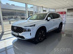 Белый Хендай Санта Фе 2023 в Рига, объемом двигателя 2.20 л и пробегом 37 тыс. км за 32900 €, фото 4 на AUTOMOTO.COM.LV