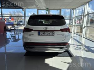 Белый Хендай Санта Фе 2023 в Рига, объемом двигателя 2.20 л и пробегом 37 тыс. км за 32900 €, фото 6 на AUTOMOTO.COM.LV