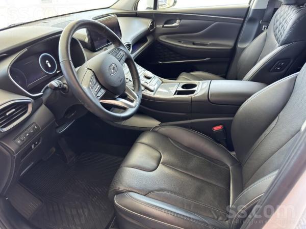 White Hyundai Santa Fe 2023 in Riga, with an engine capacity of 2.20 L and mileage of 37 thousand km for 32900 €, photo 8 on AUTOMOTO.COM.LV