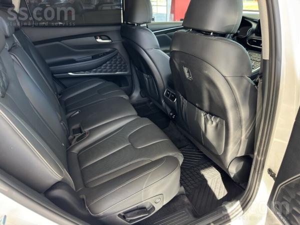 White Hyundai Santa Fe 2023 in Riga, with an engine capacity of 2.20 L and mileage of 37 thousand km for 32900 €, photo 10 on AUTOMOTO.COM.LV