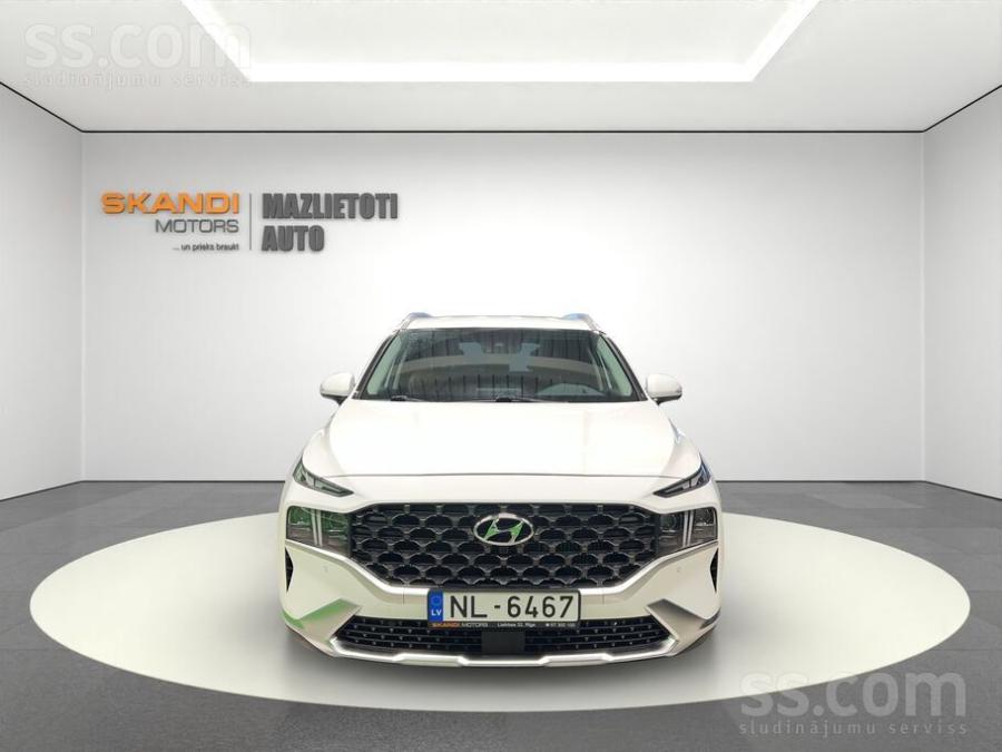 Balts Hyundai Santa Fe 2023 Rīga, ar dzinēja tilpumu 2.20 L un nobraukumu 81 tūkst. km par 30490 €, foto 3 vietnē AUTOMOTO.COM.LV