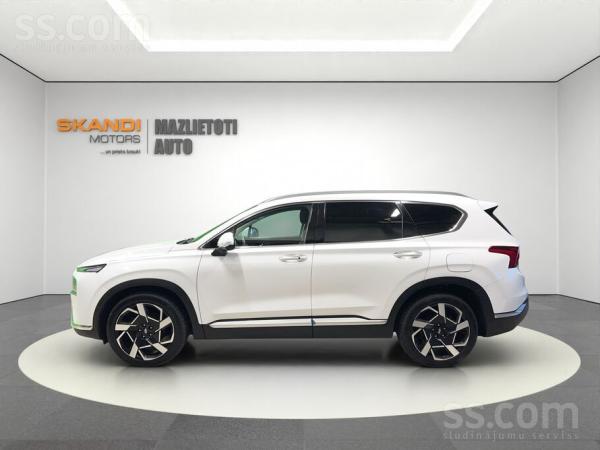 Balts Hyundai Santa Fe 2023 Rīga, ar dzinēja tilpumu 2.20 L un nobraukumu 81 tūkst. km par 30490 €, foto 4 vietnē AUTOMOTO.COM.LV