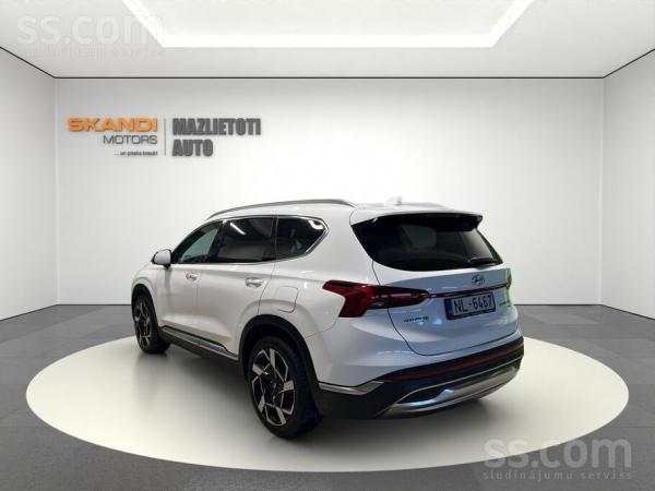 Balts Hyundai Santa Fe 2023 Rīga, ar dzinēja tilpumu 2.20 L un nobraukumu 81 tūkst. km par 30490 €, foto 5 vietnē AUTOMOTO.COM.LV