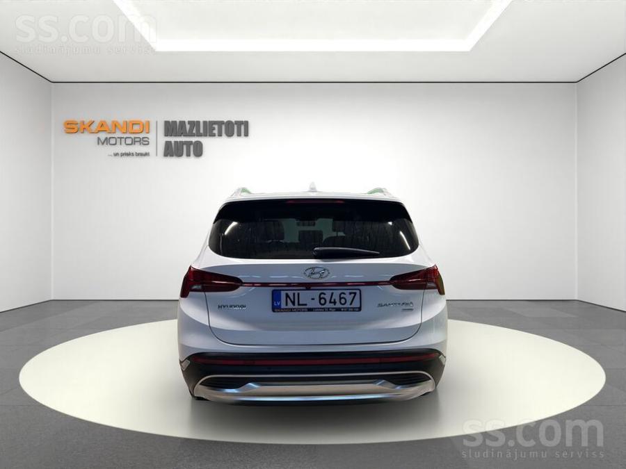 Balts Hyundai Santa Fe 2023 Rīga, ar dzinēja tilpumu 2.20 L un nobraukumu 81 tūkst. km par 30490 €, foto 6 vietnē AUTOMOTO.COM.LV