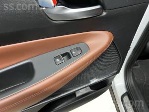 Balts Hyundai Santa Fe 2023 Rīga, ar dzinēja tilpumu 2.20 L un nobraukumu 81 tūkst. km par 30490 €, foto 24 vietnē AUTOMOTO.COM.LV