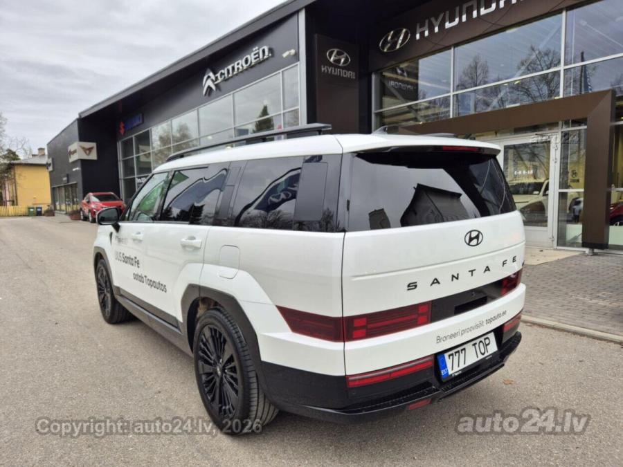White Hyundai Santa Fe 2024 in Tartu, with an engine capacity of 1.60 L and mileage of 22 thousand km for 59990 €, photo 2 on AUTOMOTO.COM.LV