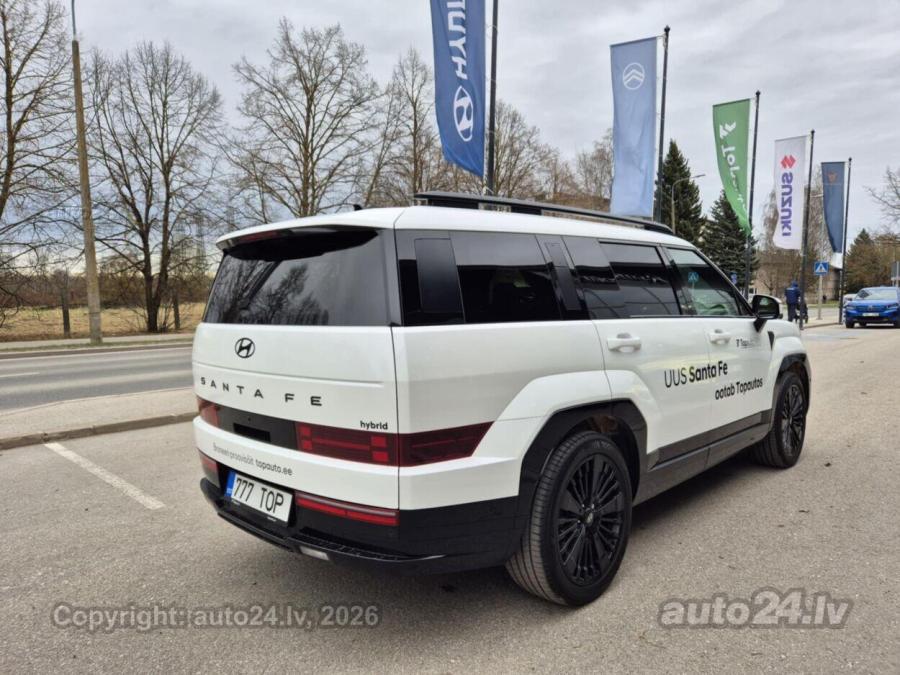 White Hyundai Santa Fe 2024 in Tartu, with an engine capacity of 1.60 L and mileage of 22 thousand km for 59990 €, photo 7 on AUTOMOTO.COM.LV
