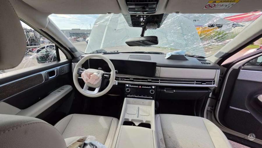 Balts Hyundai Santa Fe 2025 Panevēža, ar dzinēja tilpumu 1.60 L un nobraukumu 26 tūkst. km par 19900 €, foto 8 vietnē AUTOMOTO.COM.LV