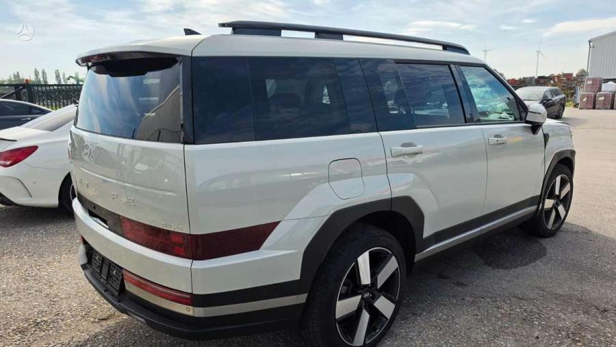 Balts Hyundai Santa Fe 2025 Panevēža, ar dzinēja tilpumu 1.60 L un nobraukumu 26 tūkst. km par 19900 €, foto 17 vietnē AUTOMOTO.COM.LV