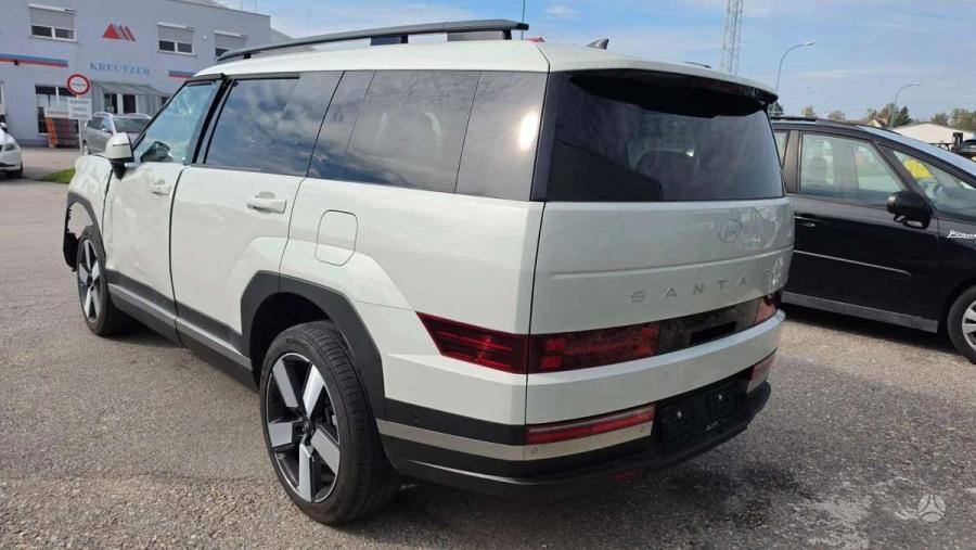 Balts Hyundai Santa Fe 2025 Panevēža, ar dzinēja tilpumu 1.60 L un nobraukumu 26 tūkst. km par 19900 €, foto 18 vietnē AUTOMOTO.COM.LV