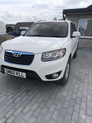 Balts Hyundai Santa Fe 2010 Šilutė, ar dzinēja tilpumu 2.20 L un nobraukumu 13 tūkst. km par 2450 €, foto  vietnē AUTOMOTO.COM.LV