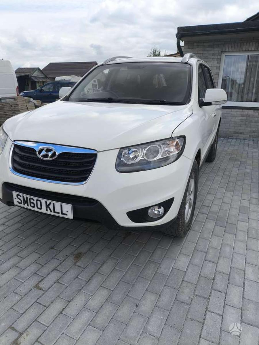 Balts Hyundai Santa Fe 2010 Šilutė, ar dzinēja tilpumu 2.20 L un nobraukumu 13 tūkst. km par 2450 €, foto 1 vietnē AUTOMOTO.COM.LV