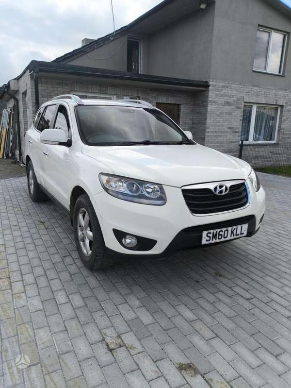 Balts Hyundai Santa Fe 2010 Šilutė, ar dzinēja tilpumu 2.20 L un nobraukumu 13 tūkst. km par 2450 €, foto 2 vietnē AUTOMOTO.COM.LV