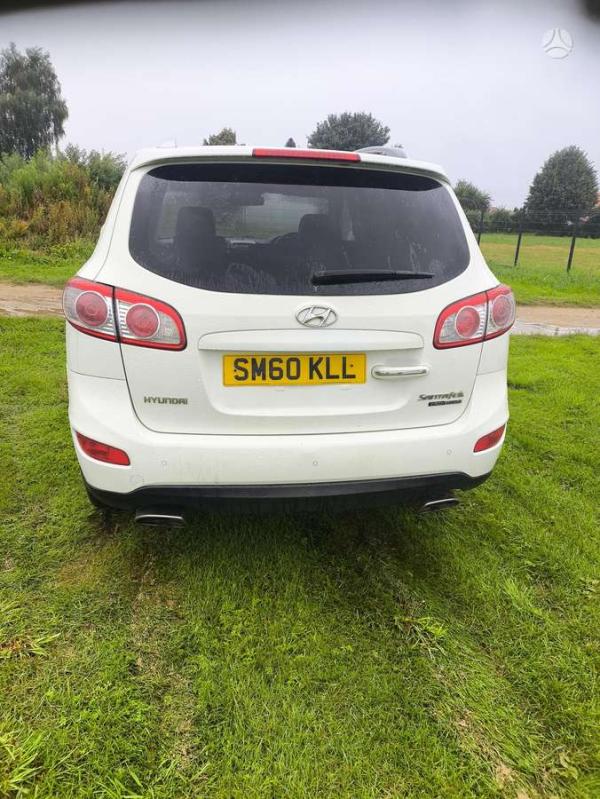 Balts Hyundai Santa Fe 2010 Šilutė, ar dzinēja tilpumu 2.20 L un nobraukumu 13 tūkst. km par 2450 €, foto 3 vietnē AUTOMOTO.COM.LV