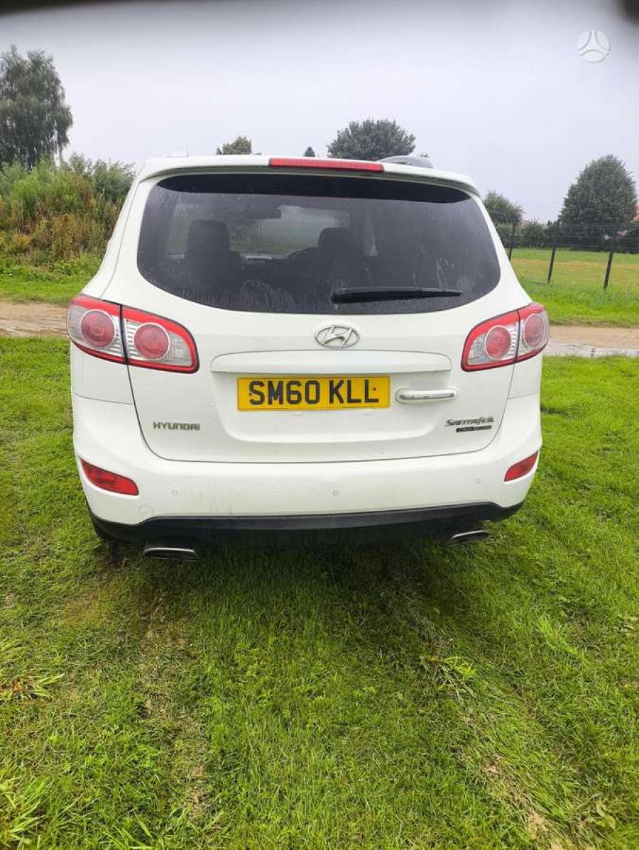 Balts Hyundai Santa Fe 2010 Šilutė, ar dzinēja tilpumu 2.20 L un nobraukumu 13 tūkst. km par 2450 €, foto 4 vietnē AUTOMOTO.COM.LV