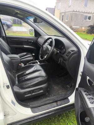 Balts Hyundai Santa Fe 2010 Šilutė, ar dzinēja tilpumu 2.20 L un nobraukumu 13 tūkst. km par 2450 €, foto 6 vietnē AUTOMOTO.COM.LV