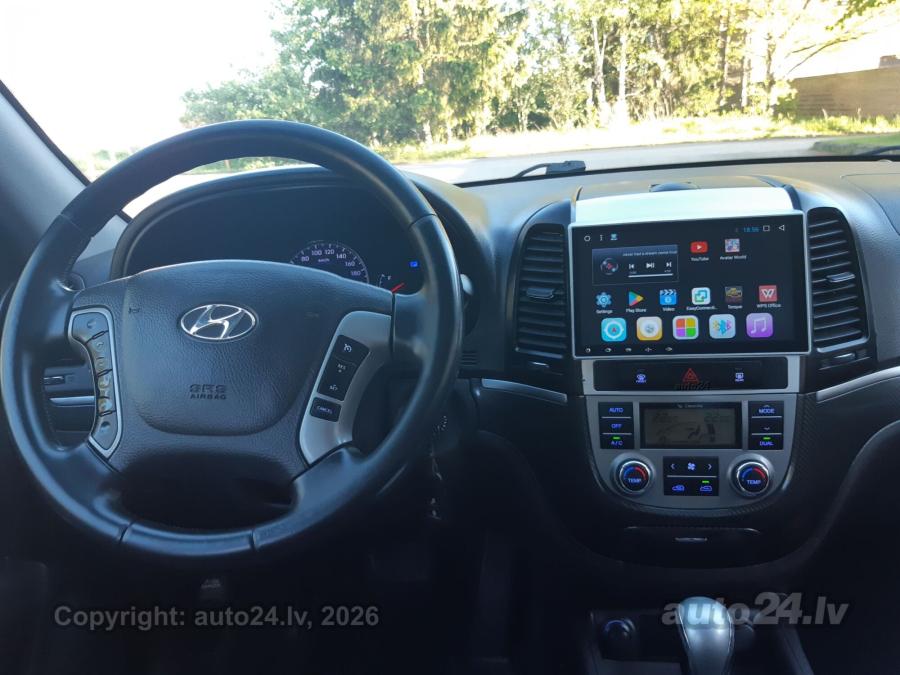 White Hyundai Santa Fe 2012 in Viljandi, with an engine capacity of 2.20 L and mileage of 280 thousand km for 5990 €, photo 13 on AUTOMOTO.COM.LV
