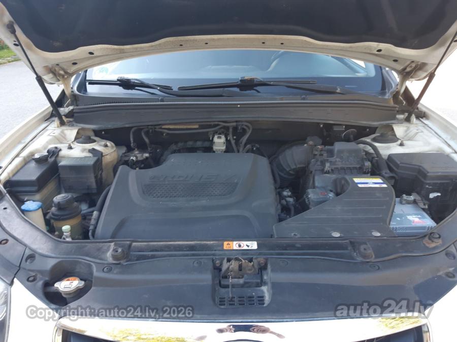 White Hyundai Santa Fe 2012 in Viljandi, with an engine capacity of 2.20 L and mileage of 280 thousand km for 5990 €, photo 21 on AUTOMOTO.COM.LV