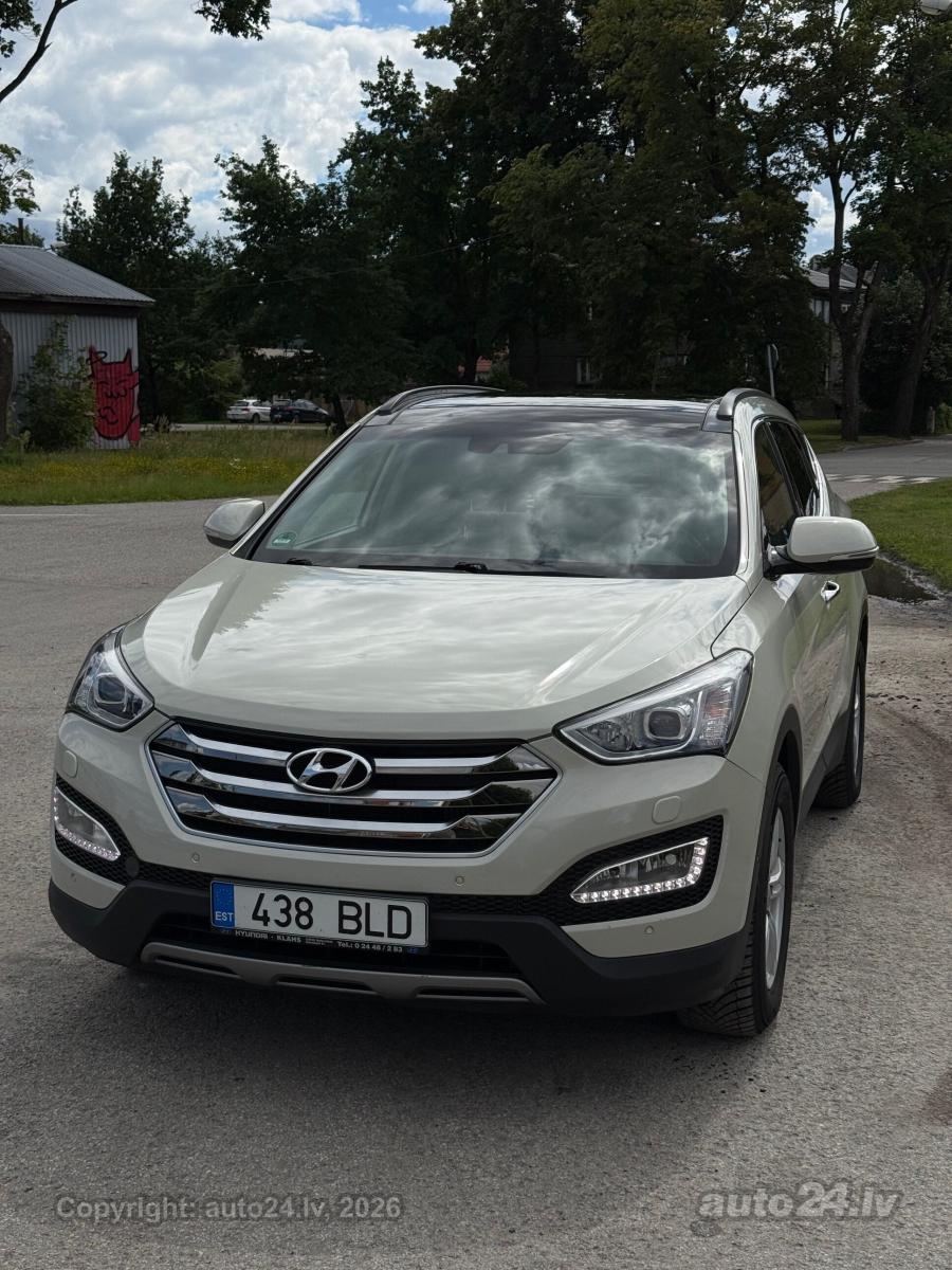 White Hyundai Santa Fe 2015 in Tallinn, with an engine capacity of 2.20 L and mileage of 150 thousand km for 15500 €, photo 1 on AUTOMOTO.COM.LV