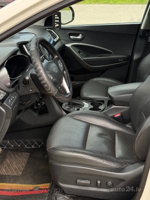 White Hyundai Santa Fe 2015 in Tallinn, with an engine capacity of 2.20 L and mileage of 150 thousand km for 15500 €, photo 6 on AUTOMOTO.COM.LV