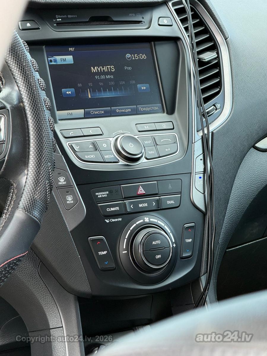White Hyundai Santa Fe 2015 in Tallinn, with an engine capacity of 2.20 L and mileage of 150 thousand km for 15500 €, photo 14 on AUTOMOTO.COM.LV