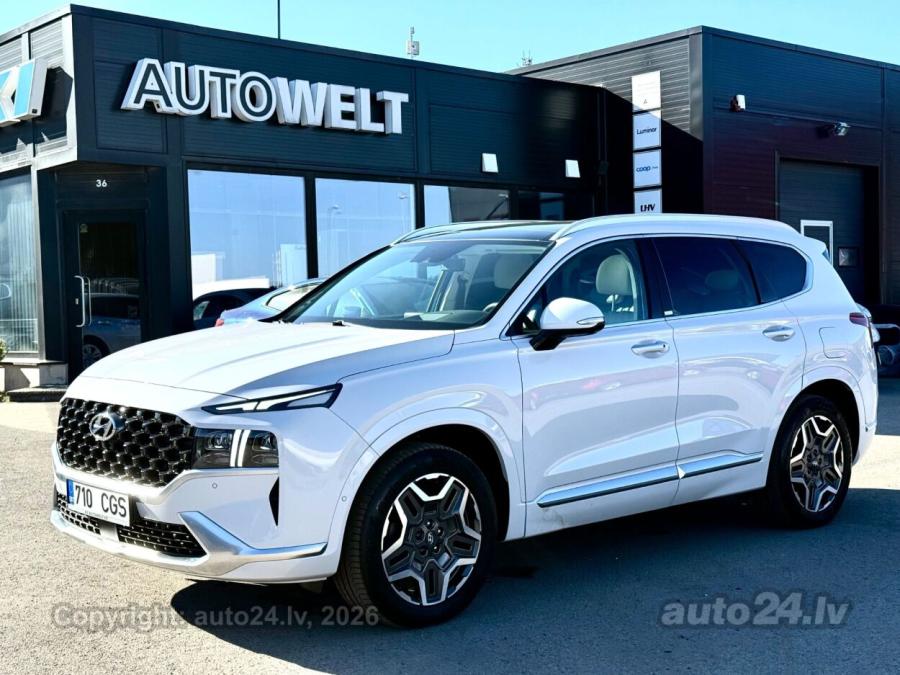 White Hyundai Santa Fe 2021 in Tallinn, with an engine capacity of 1.60 L and mileage of 28 thousand km for 34900 €, photo 1 on AUTOMOTO.COM.LV