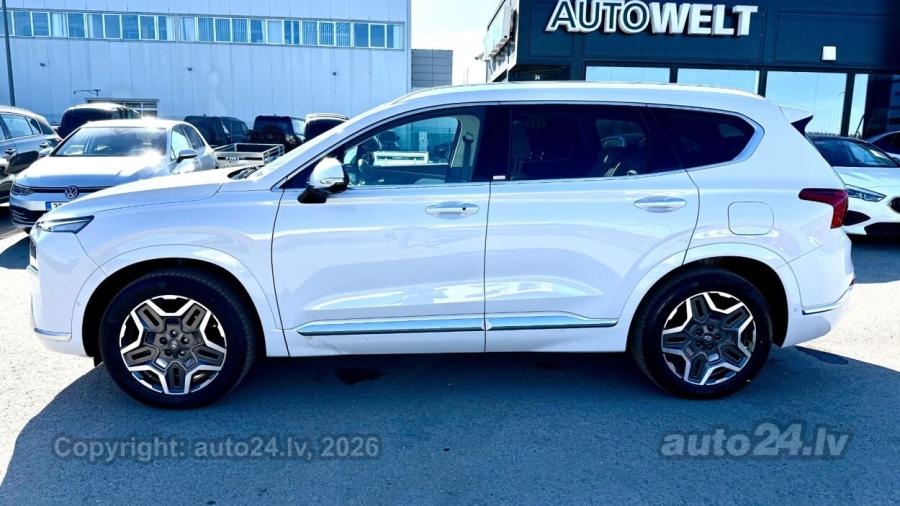 White Hyundai Santa Fe 2021 in Tallinn, with an engine capacity of 1.60 L and mileage of 28 thousand km for 34900 €, photo 6 on AUTOMOTO.COM.LV