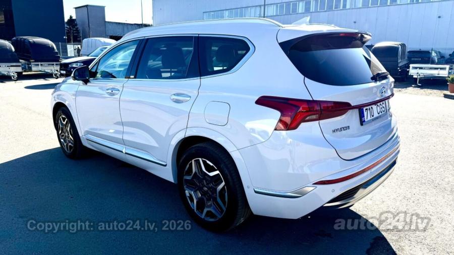White Hyundai Santa Fe 2021 in Tallinn, with an engine capacity of 1.60 L and mileage of 28 thousand km for 34900 €, photo 7 on AUTOMOTO.COM.LV