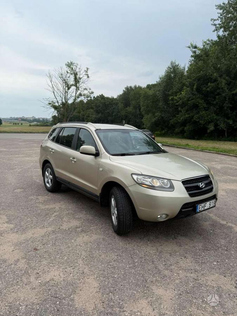 Yellow Hyundai Santa Fe 2006 in Kaunas, with an engine capacity of 2.66 L and mileage of 145 thousand km for 3849 €, photo 3 on AUTOMOTO.COM.LV