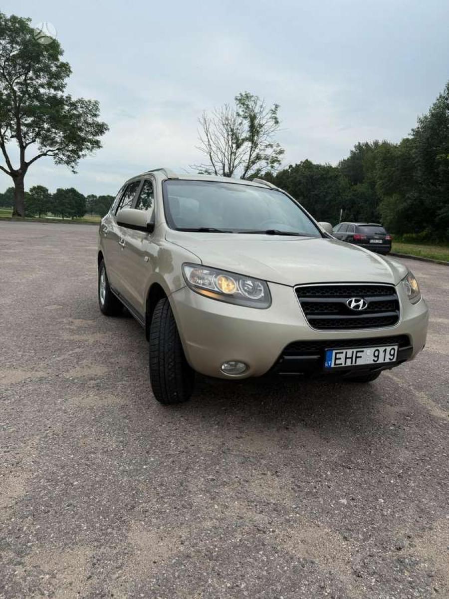 Yellow Hyundai Santa Fe 2006 in Kaunas, with an engine capacity of 2.66 L and mileage of 145 thousand km for 3849 €, photo 5 on AUTOMOTO.COM.LV