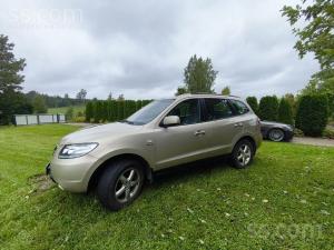 Dzeltens Hyundai Santa Fe 2007 Rīga, ar dzinēja tilpumu 2.20 L un nobraukumu 215 tūkst. km par 3995 €, foto  vietnē AUTOMOTO.COM.LV