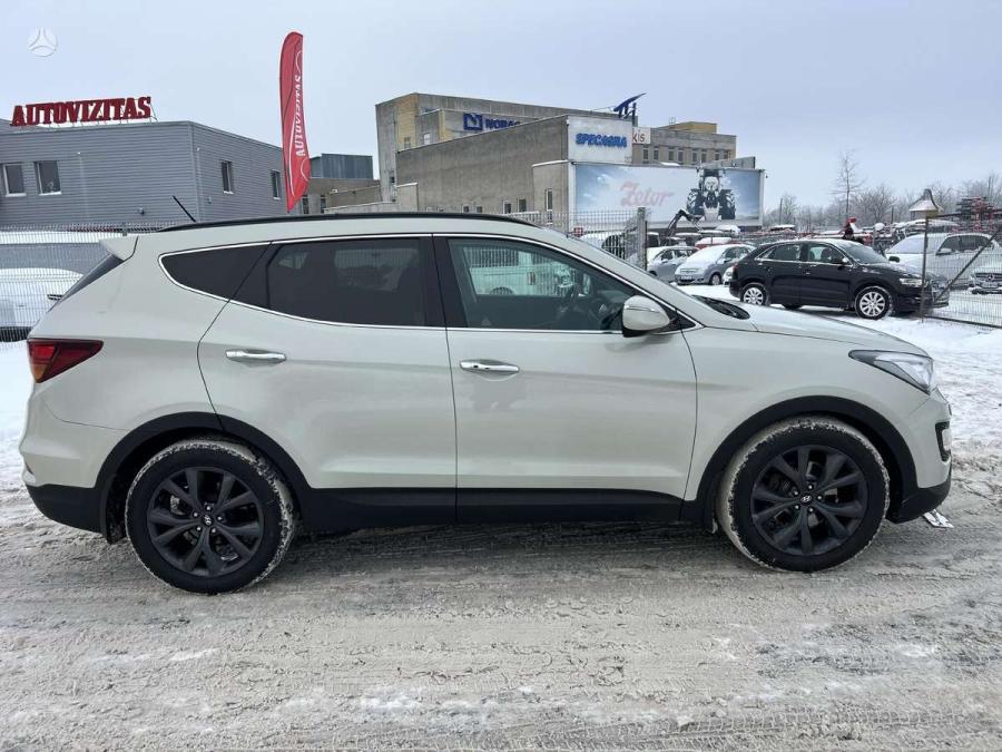 Dzeltens Hyundai Santa Fe 2016 Panevēža, ar dzinēja tilpumu 2.20 L un nobraukumu 157 tūkst. km par 11200 €, foto 5 vietnē AUTOMOTO.COM.LV