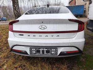 White Hyundai Solaris 2021 in Kaunas, with an engine capacity of 2.50 L and mileage of 170 thousand km for 4999 €, photo 5 on AUTOMOTO.COM.LV