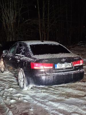 Black Hyundai Sonata 2006 in Tallinn, with an engine capacity of 2.00 L and mileage of 418 thousand km for 1500 €, photo 5 on AUTOMOTO.COM.LV