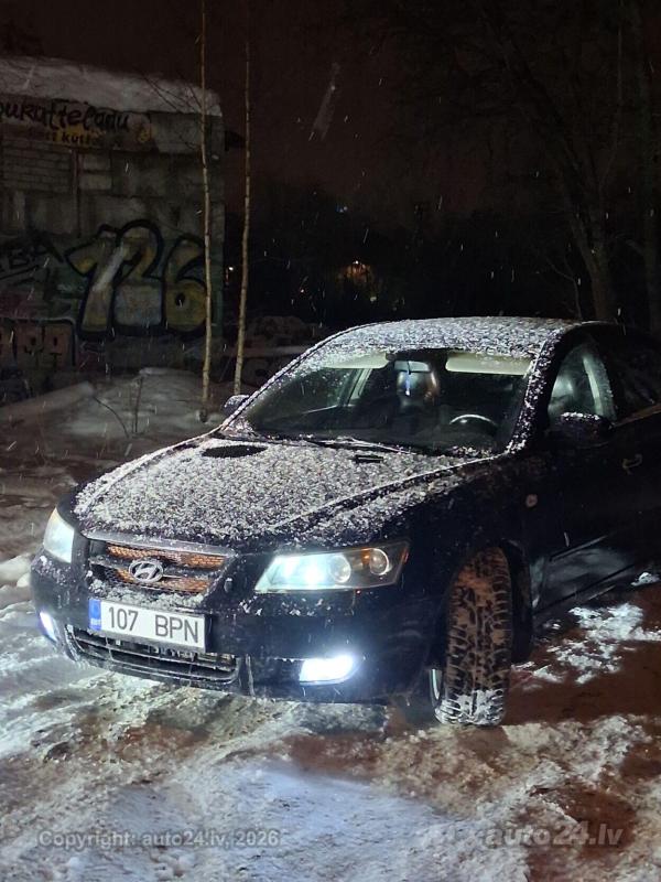 Black Hyundai Sonata 2006 in Tallinn, with an engine capacity of 2.00 L and mileage of 418 thousand km for 1500 €, photo 6 on AUTOMOTO.COM.LV